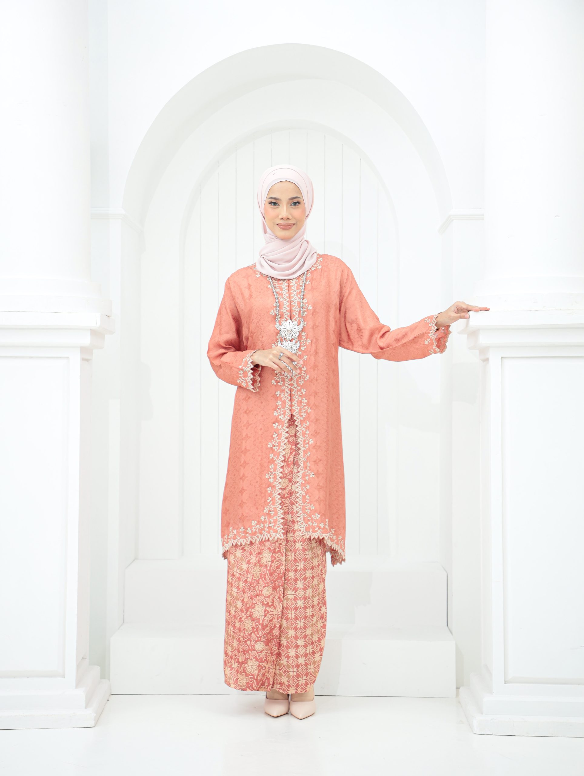 Maheera - Salmon Coral - Fia Exclusive
