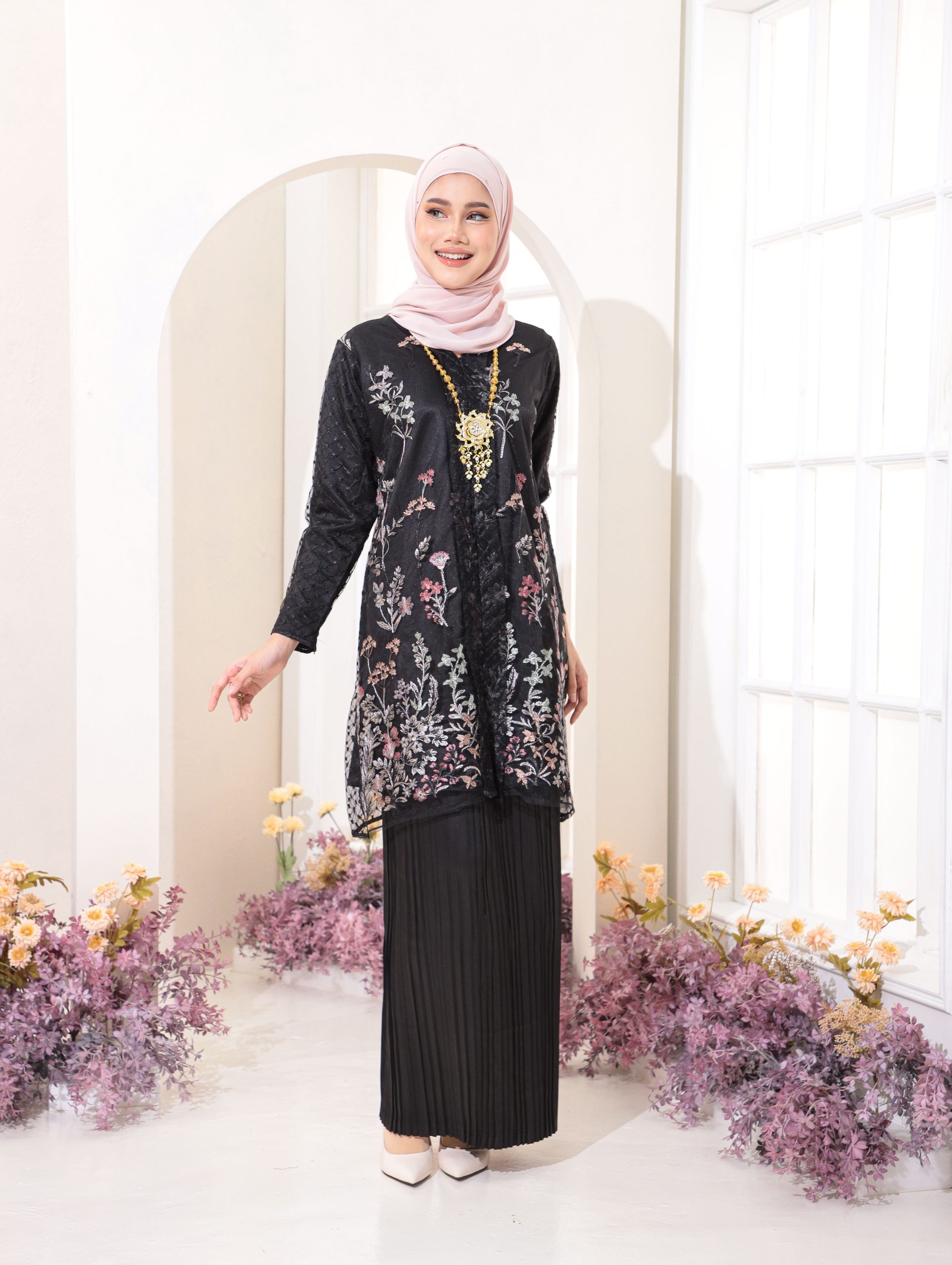 Sumaira - Black - Fia Exclusive