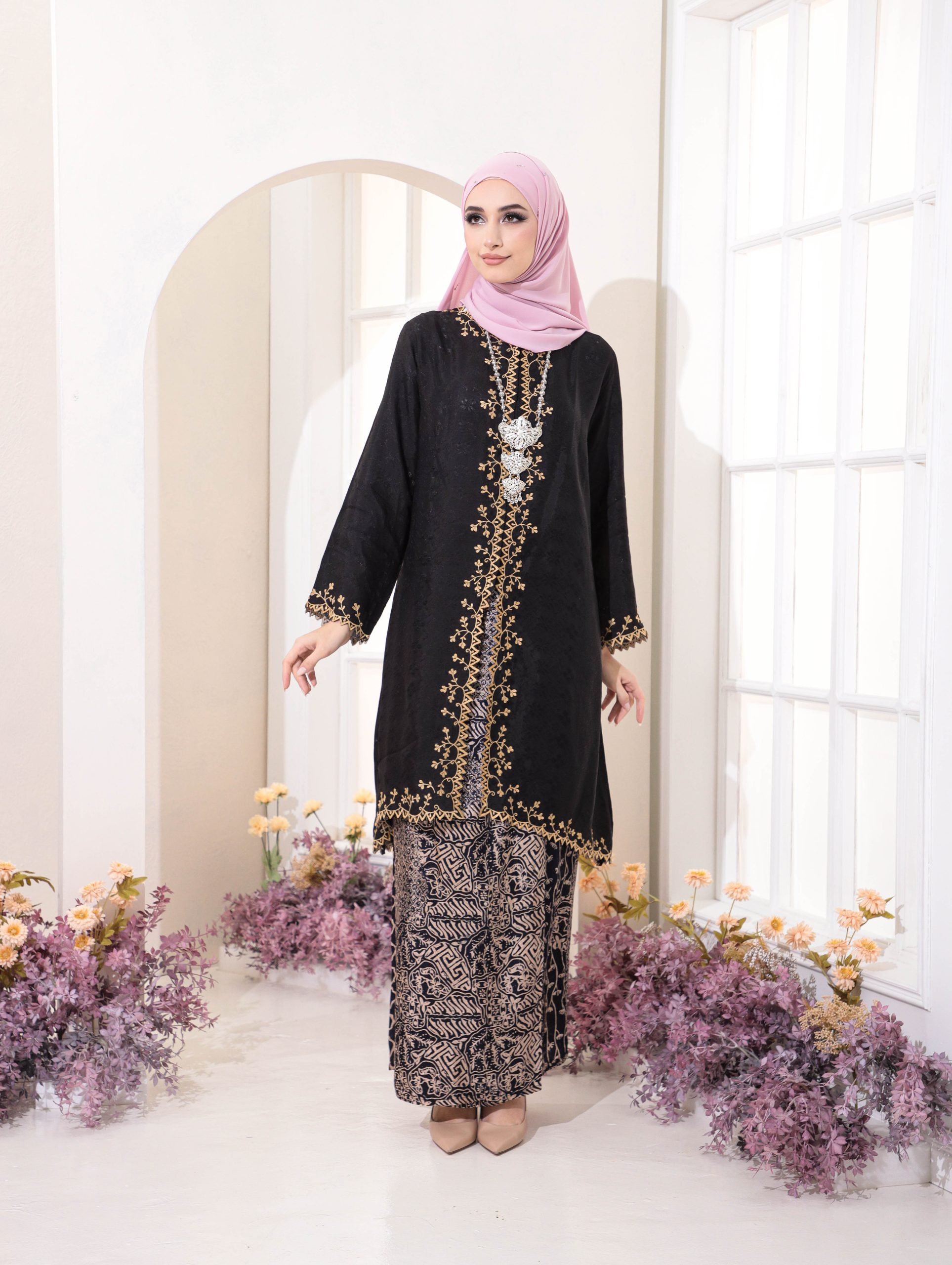 Maheera - Black Bronze - Fia Exclusive