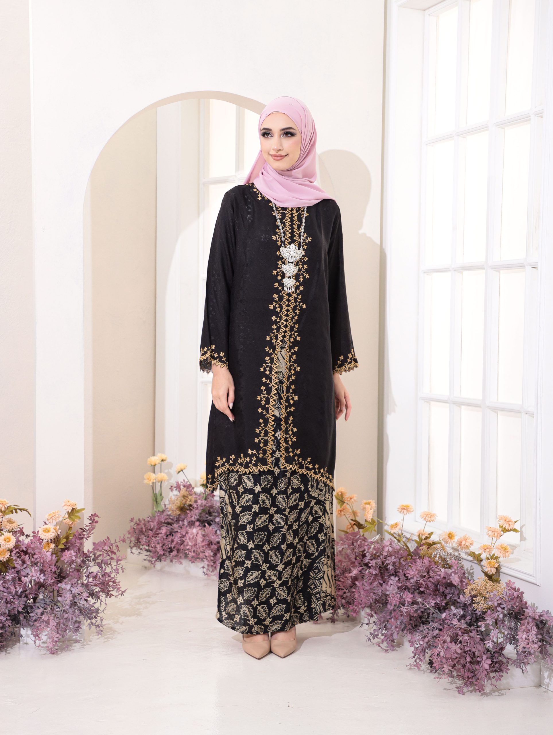 Maheera - Black Pearl Floral - Fia Exclusive