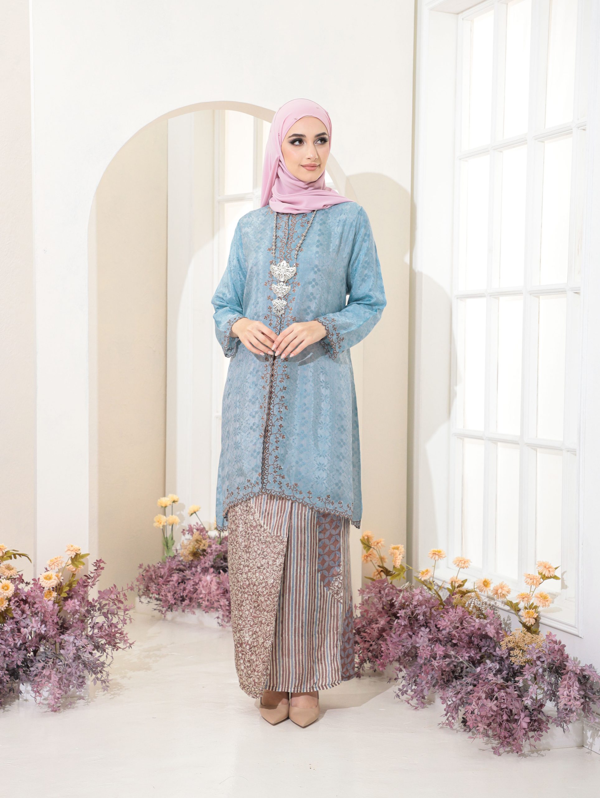 Maheera - Light Blue 1 - Fia Exclusive
